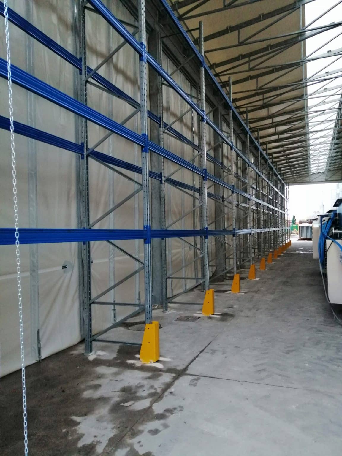 GIOTTO EM100 - Metal industrial racking for 90 Epal pallets